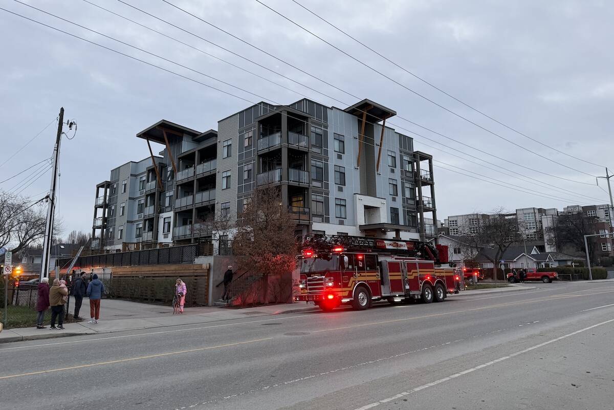 Patio fire quickly doused in Kelowna | Summerland Review